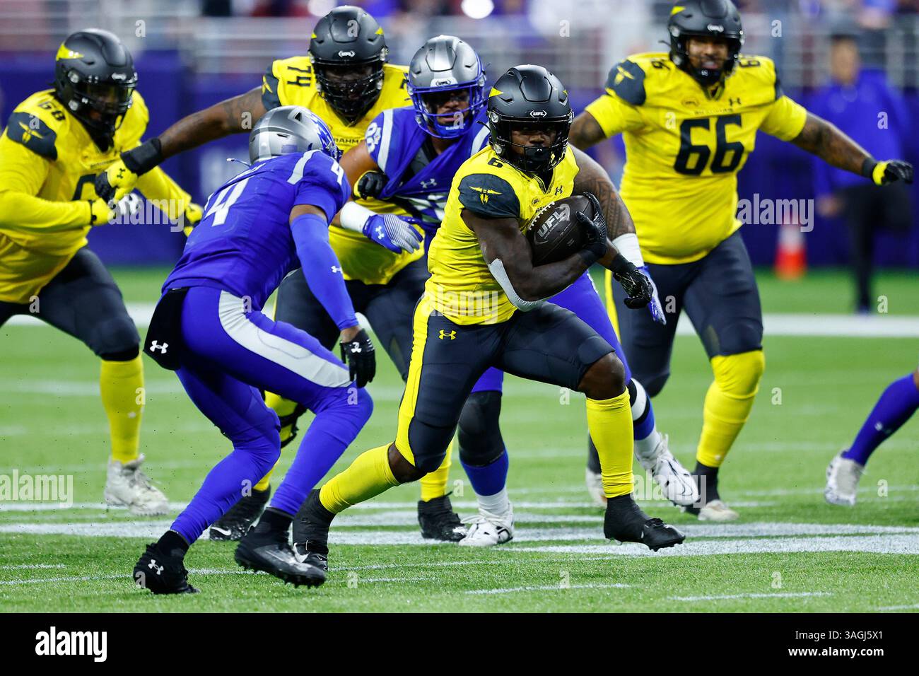 ST. LOUIS, MO - APRIL 06: San Antonio Brahmas running back Jashaun ...