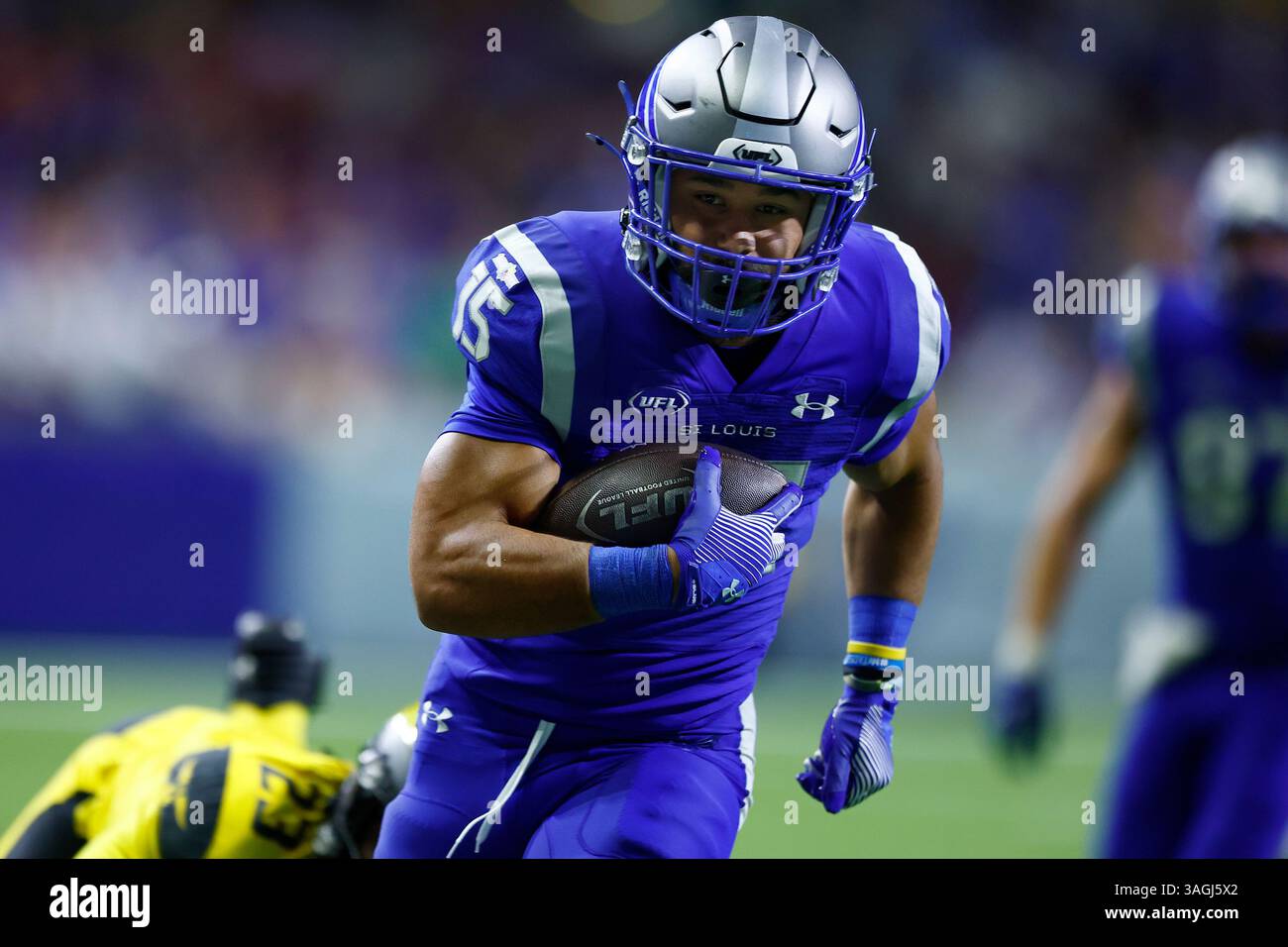 ST. LOUIS, MO - APRIL 06: St. Louis Battlehawks running back Jacob ...