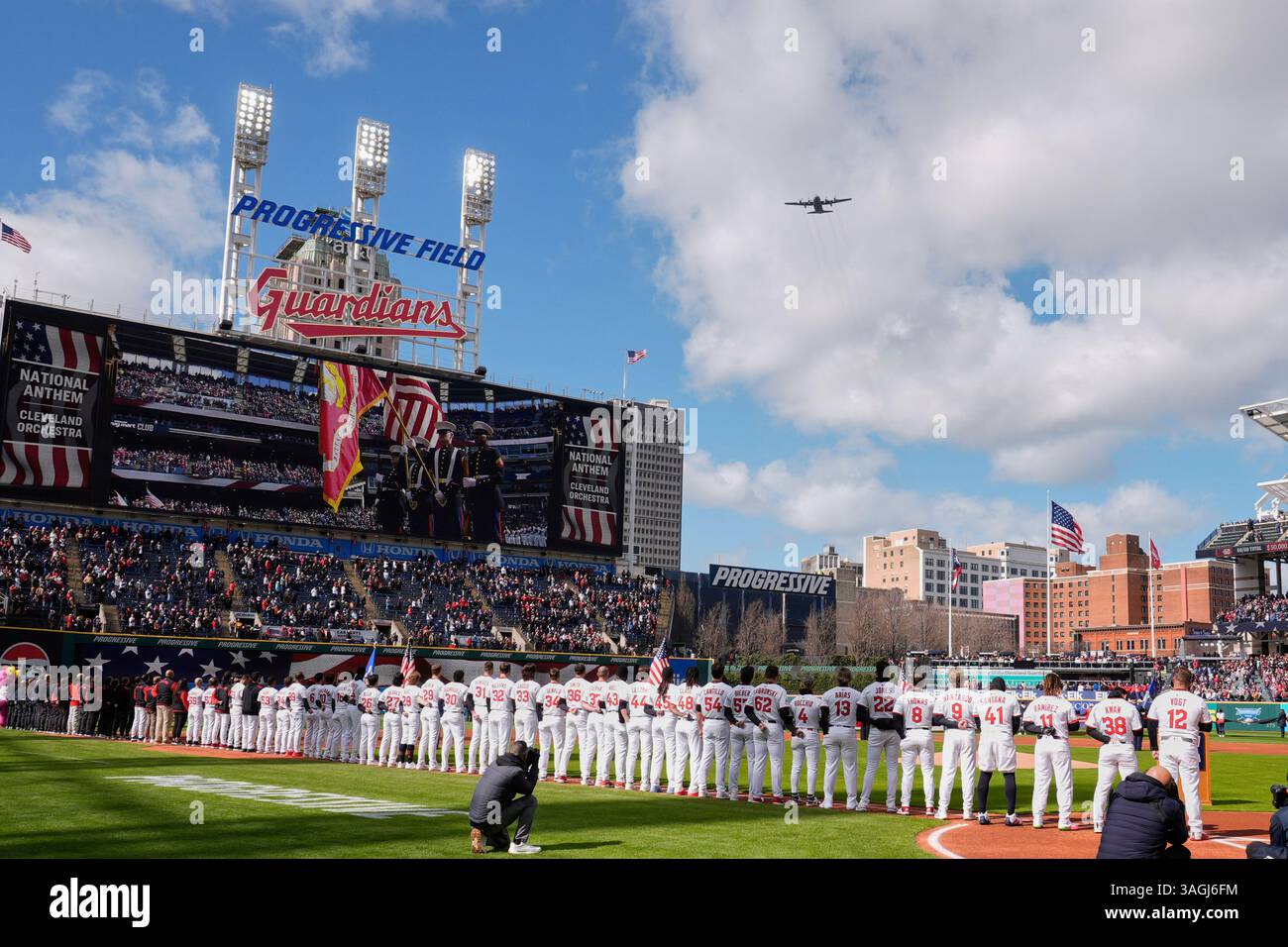 The 910th Airlift Wing from the Youngstown Air Reserve Station flys ...