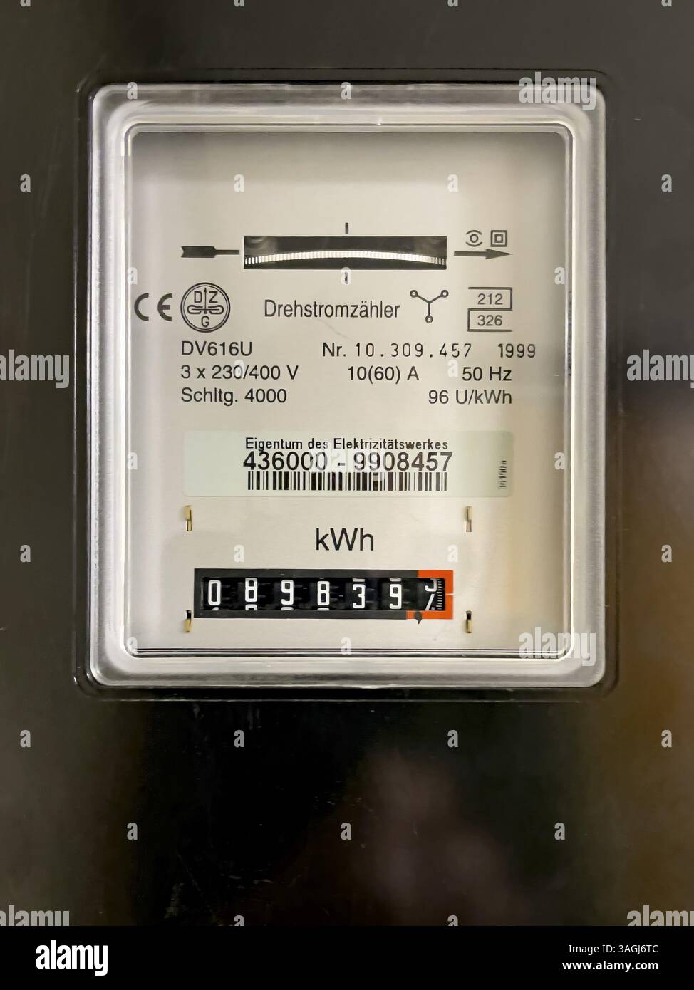 Classic three-phase meter Electricity meter for private households ...