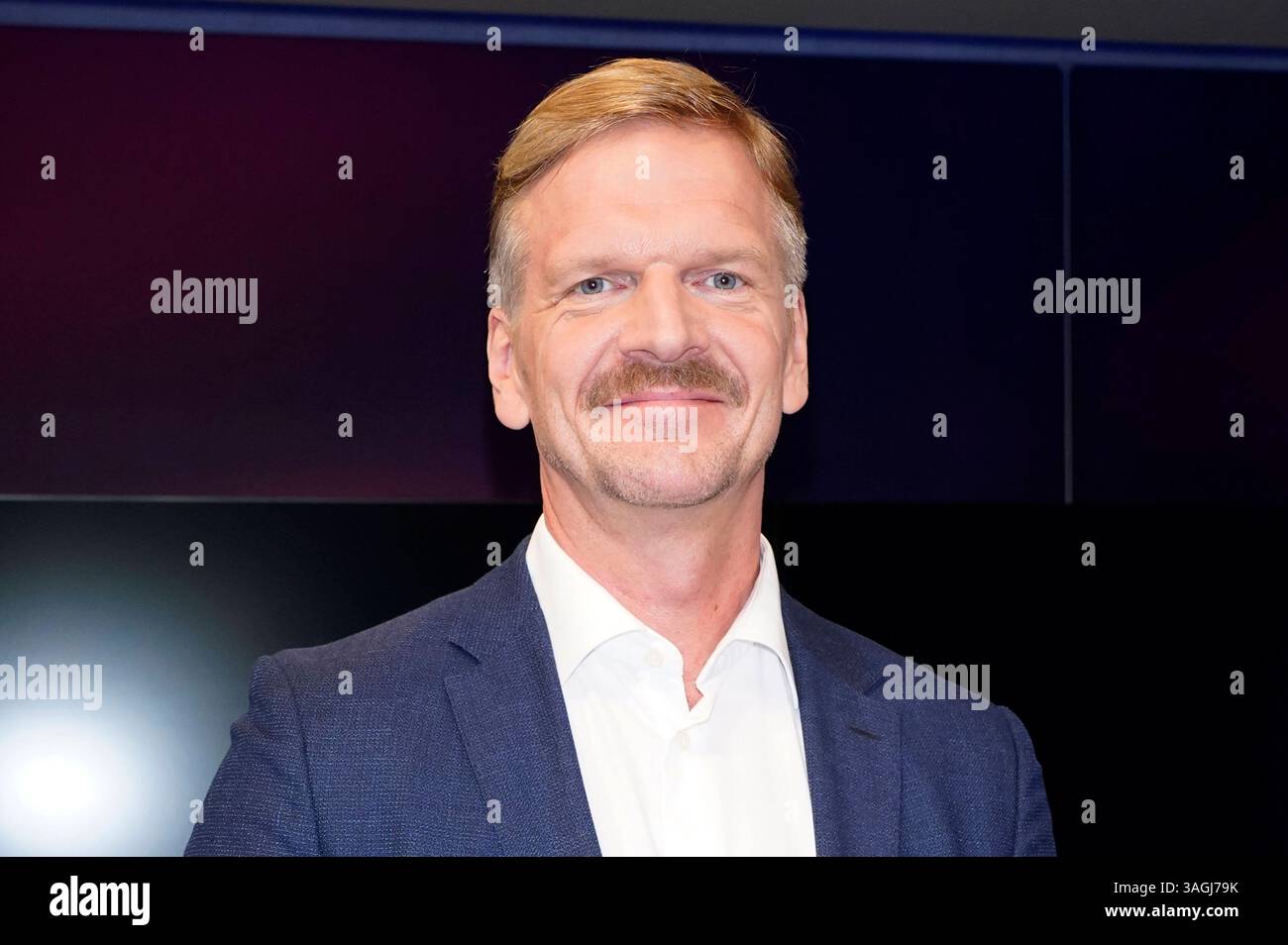 Gordon Repinski in der ARD-Talkshow maischberger im Studio Berlin ...