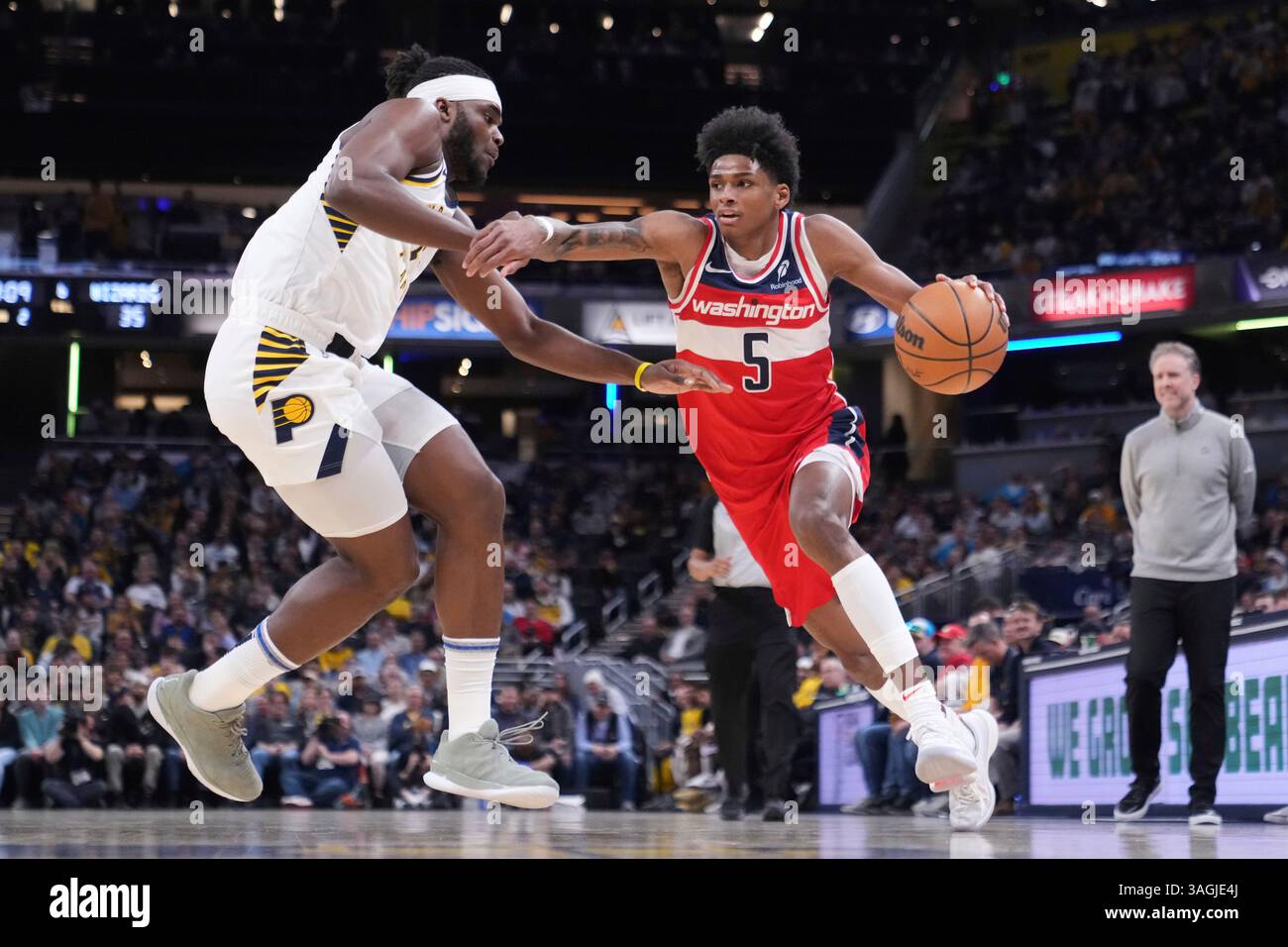Washington Wizards guard AJ Johnson (5) drives on Indiana Pacers ...