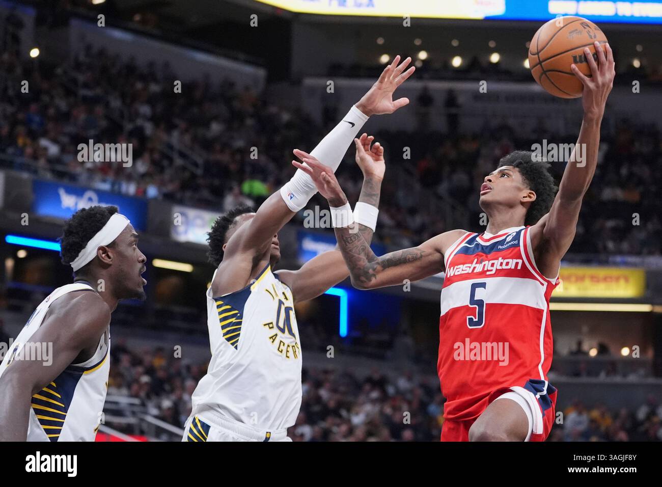Washington Wizards guard AJ Johnson (5) shoots over Indiana Pacers ...