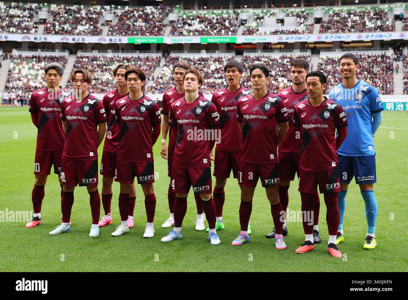 Tokyo, Japan. 6th Apr, 2025. Vissel Kobe team group line-up Football ...