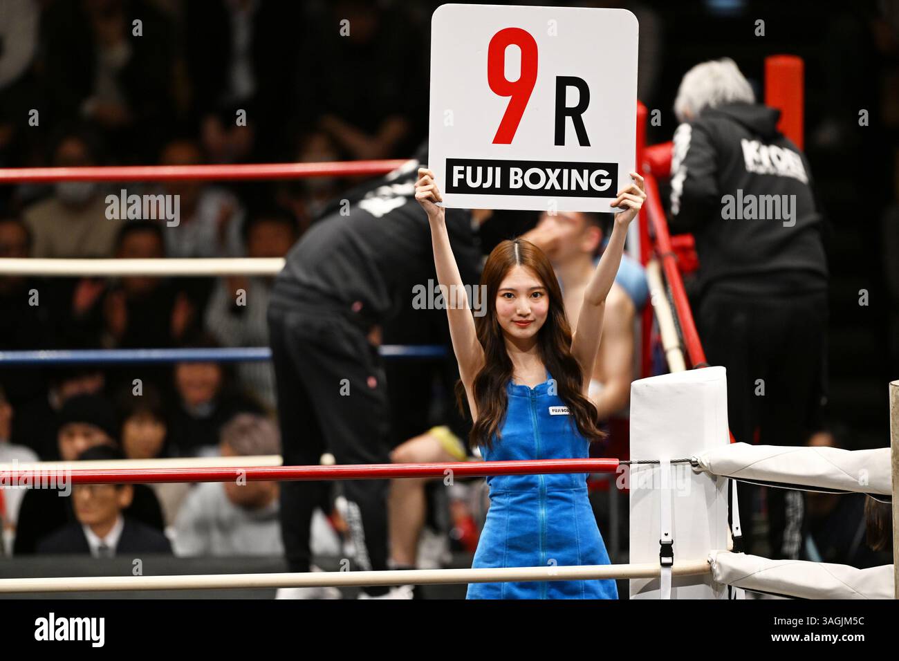 Tokyo, Japan, Credit: MATSUO. 8th Apr, 2025. Ring girl Boxing ...