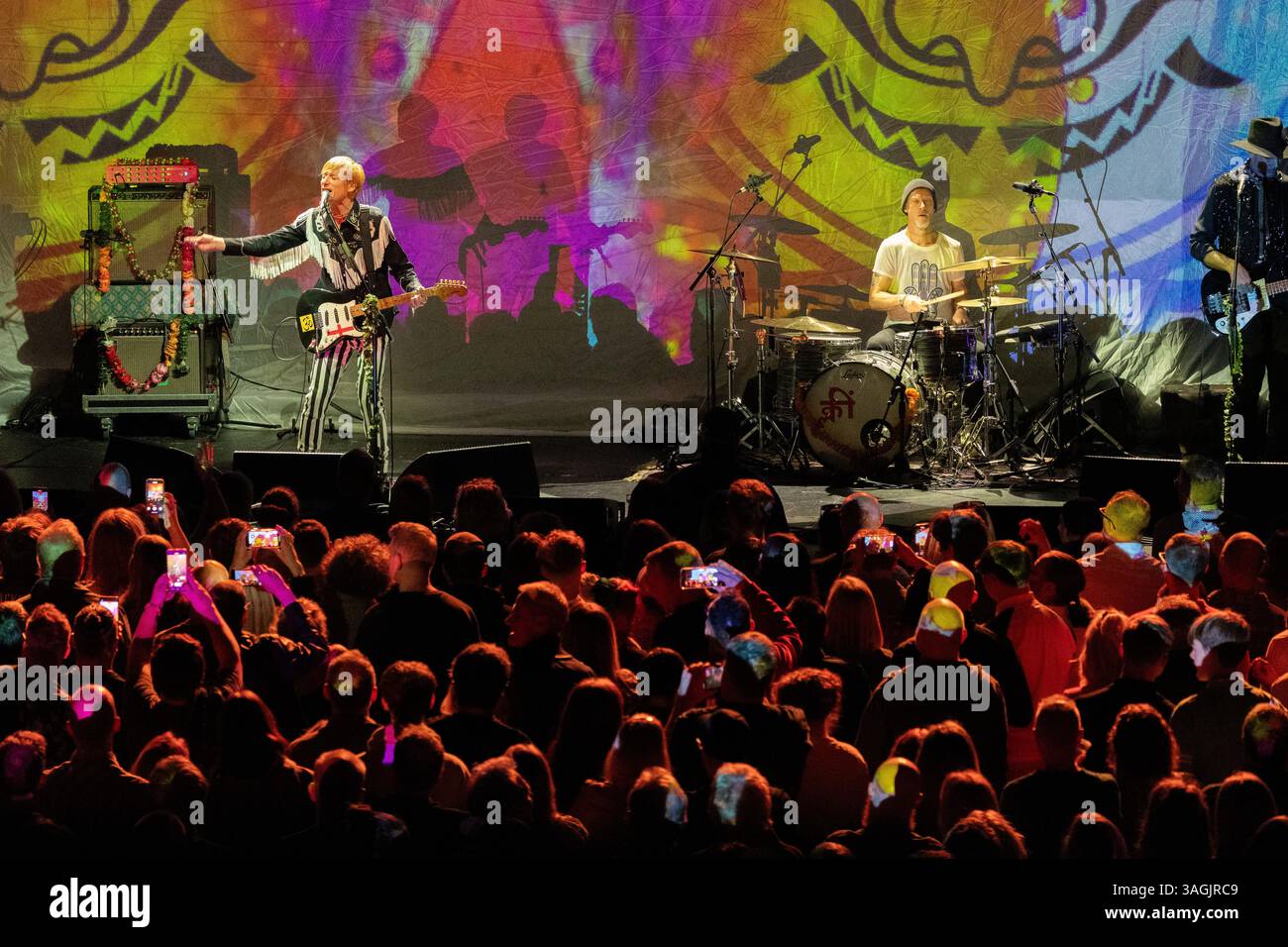 Kula Shaker, Plymouth, UK. 8th Apr, 2025. Kula Shaker warm up the crowd ...