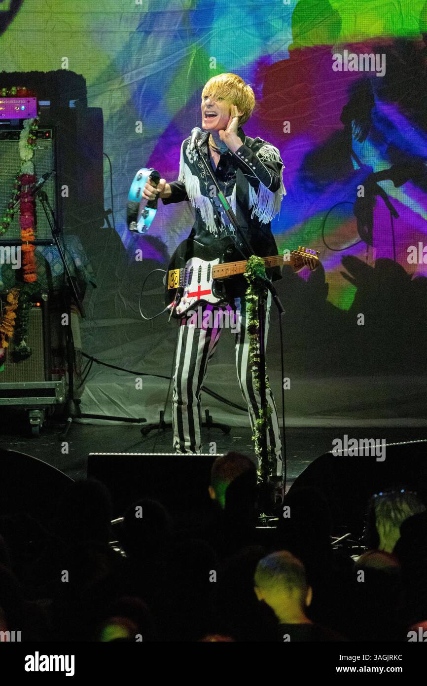 Kula Shaker, Plymouth, UK. 8th Apr, 2025. Kula Shaker warm up the crowd ...