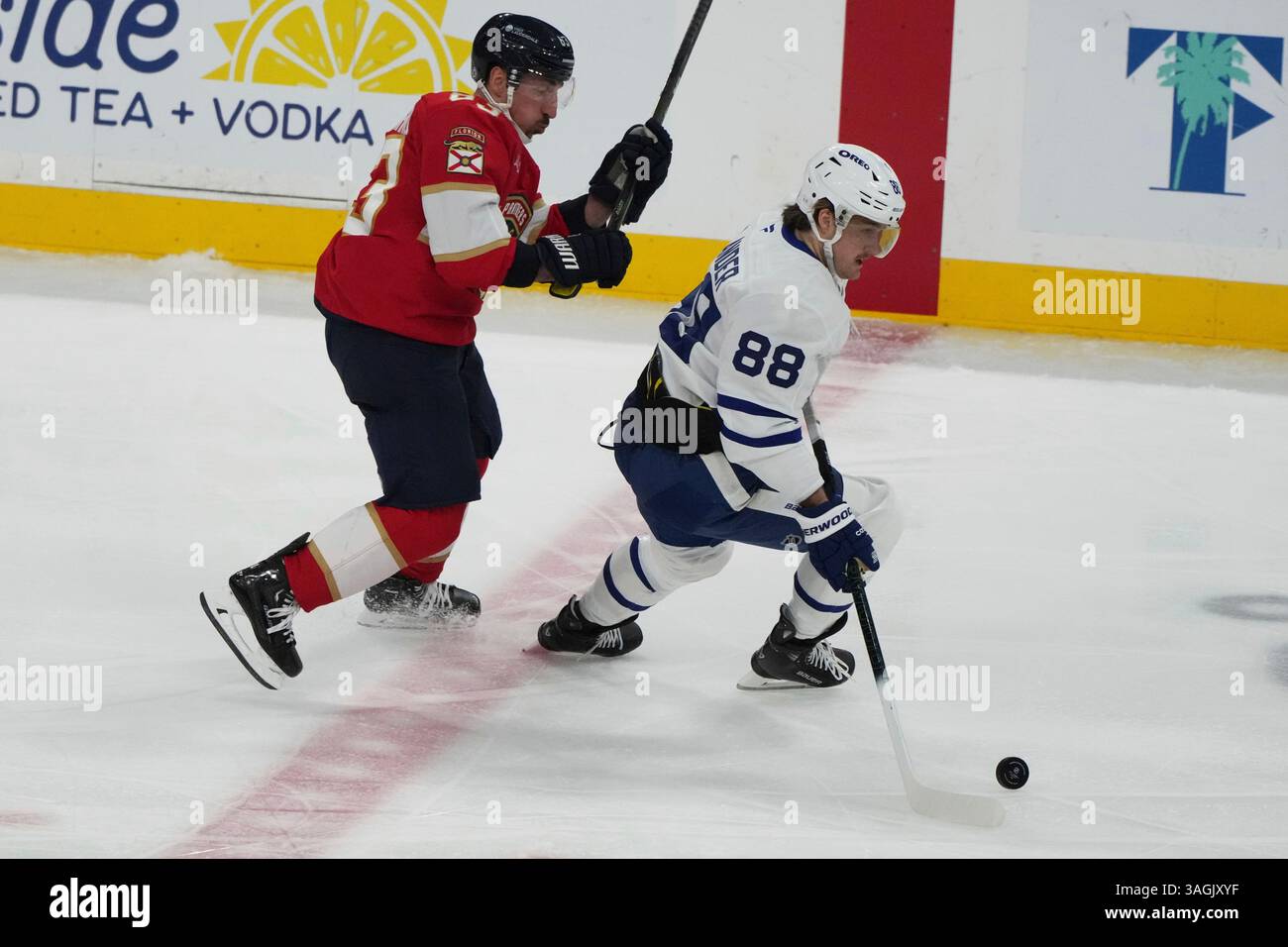 Toronto Maple Leafs right wing William Nylander (88) skates with the ...