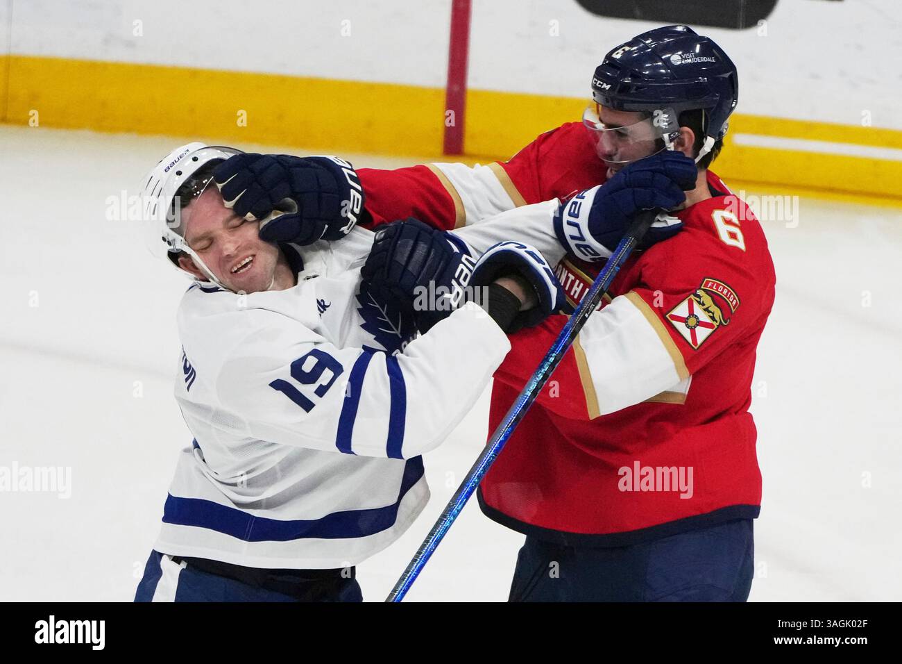 Toronto Maple Leafs center Calle Jarnkrok (19) and Florida Panthers ...