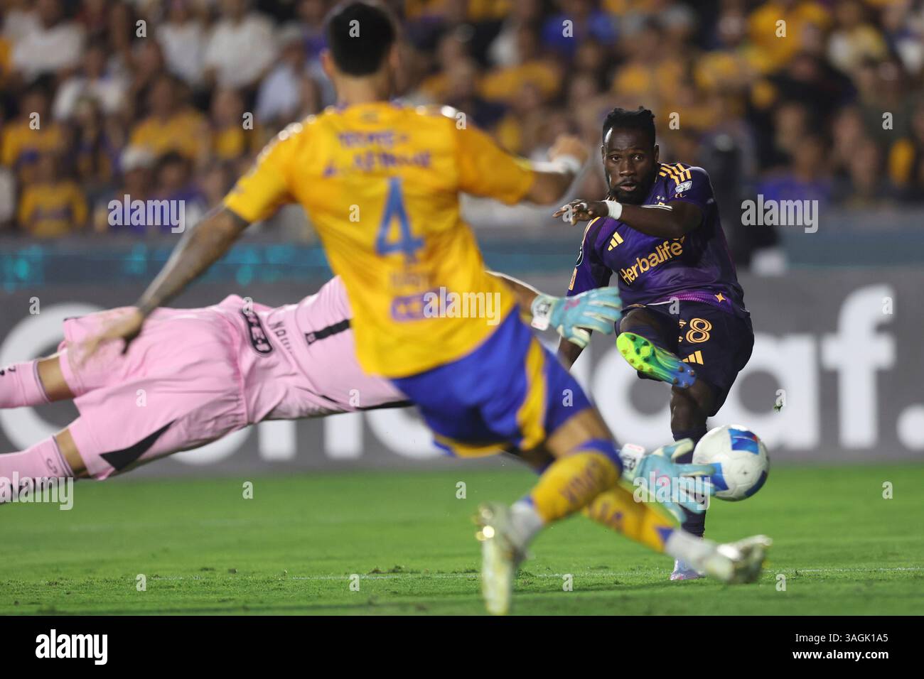 Joseph Paintsil of the United States' LA Galaxy scores his side's first ...