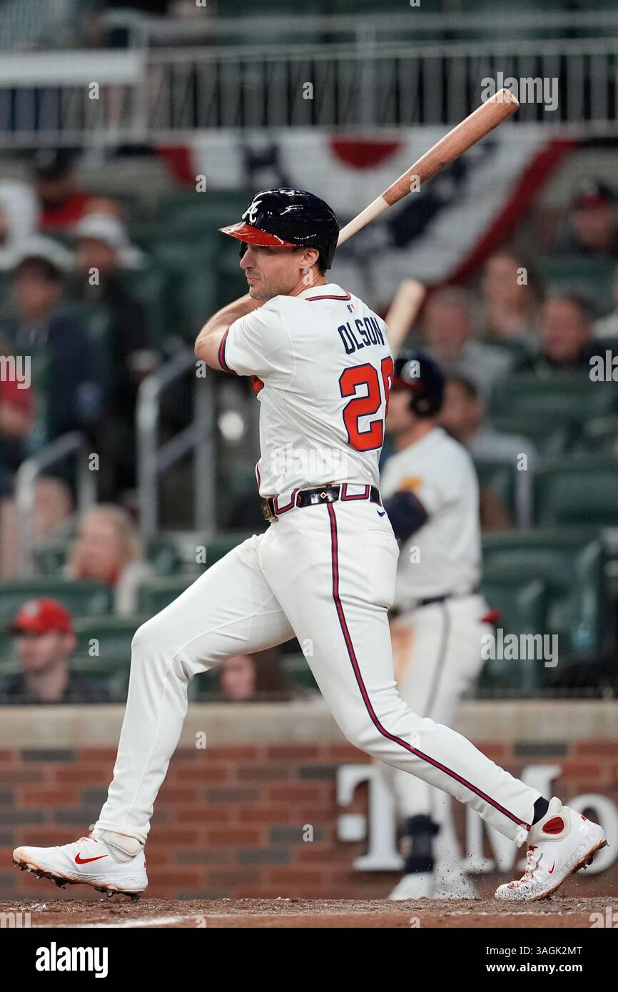 Atlanta Braves' Matt Olson (28) hits a single against the Philadelphia ...