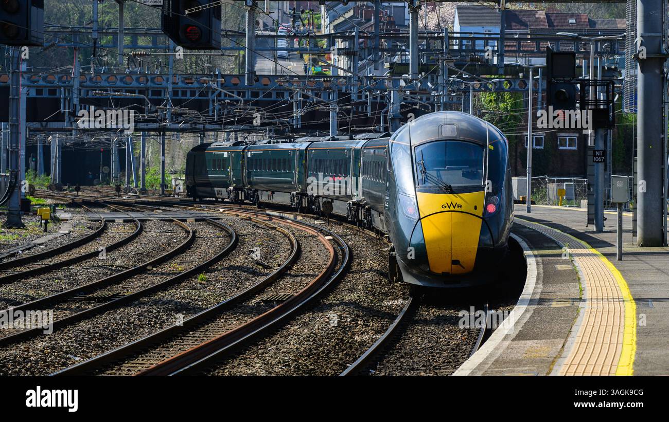 Electric train uk 2025 hi-res stock photography and images - Alamy