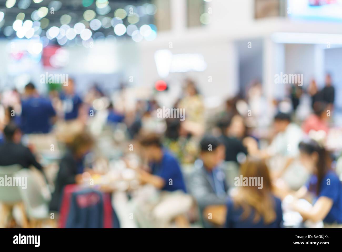 Soft focus scene bustling hi-res stock photography and images - Alamy