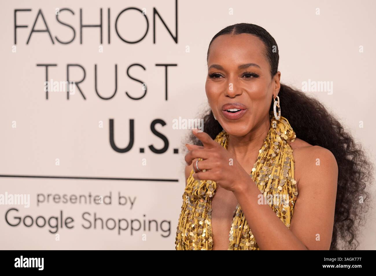 Actor Kerry Washington arrives at the Fashion Trust U.S. Awards on ...