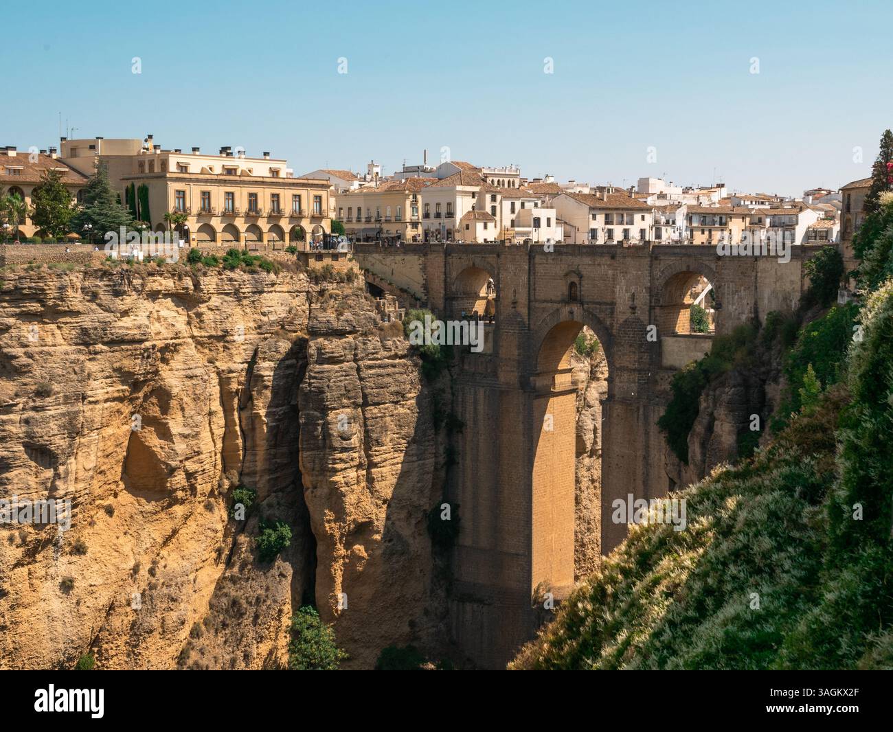 The Stunning Puente Nuevo of Ronda – A Majestic Bridge Connecting the ...