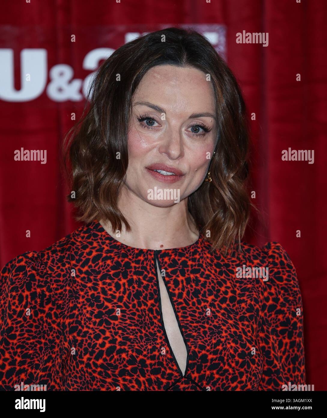 Zoe tapper s hi-res stock photography and images - Alamy