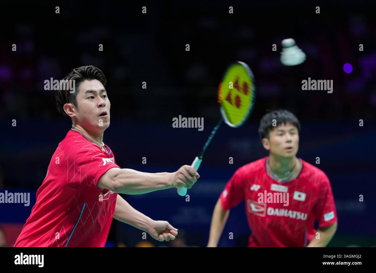 (250409) -- NINGBO, April 9, 2025 (Xinhua) -- Hoki Takuro (L)/Kobayashi ...