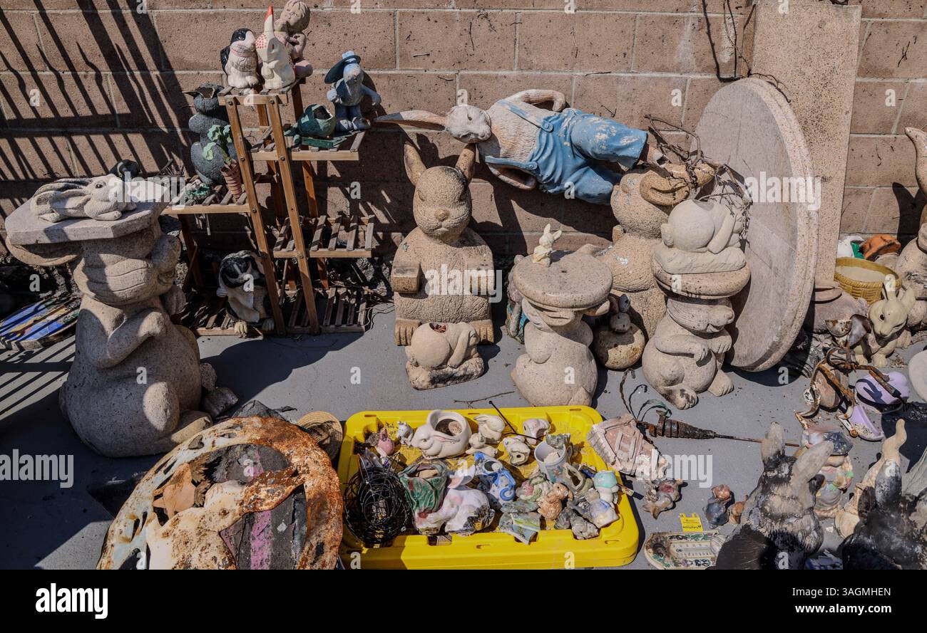 Altadena, Ca, USA. 7th Apr, 2025. Altadena's famous Bunny Museum was ...