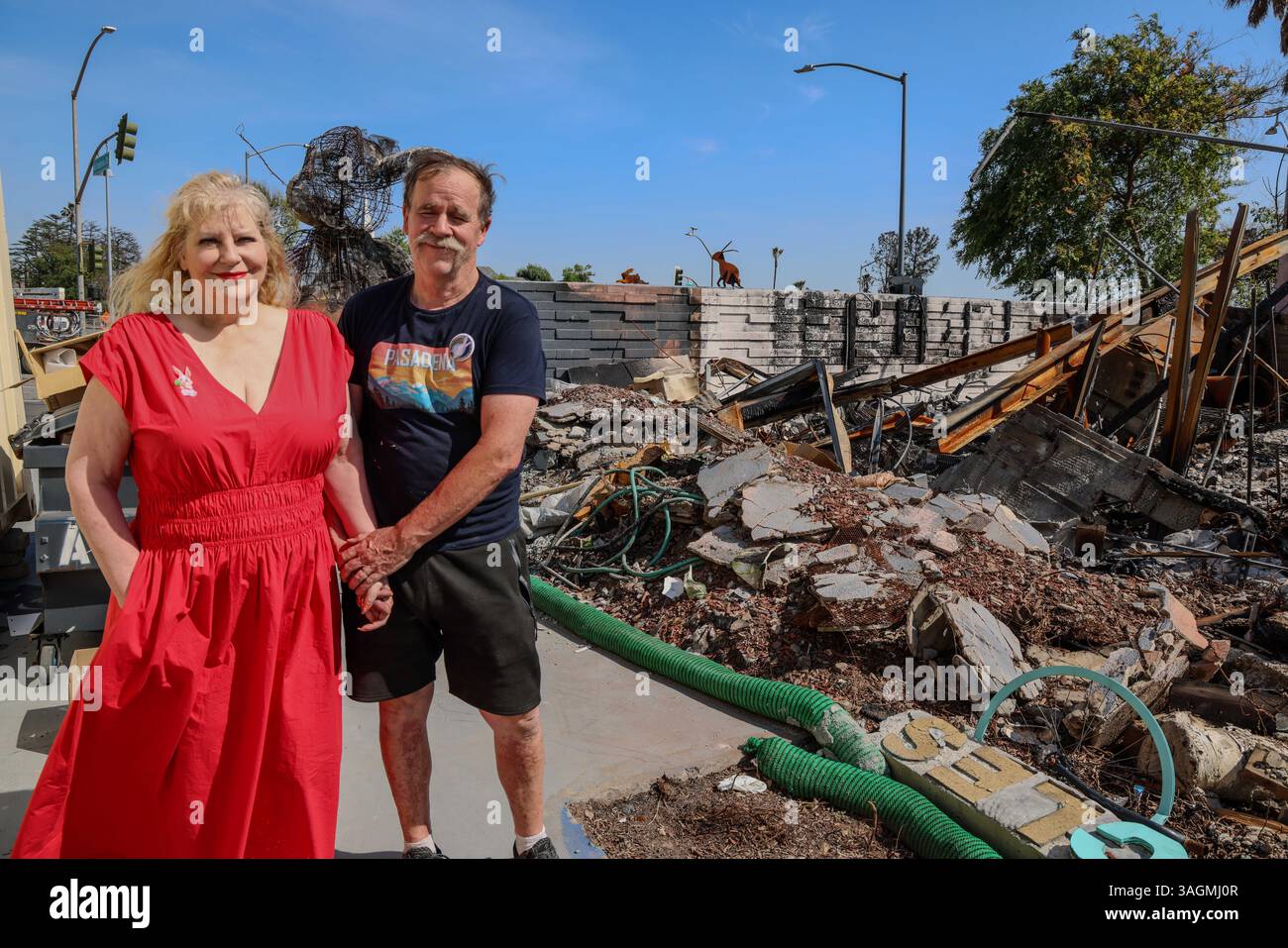 Altadena, Ca, USA. 7th Apr, 2025. Altadena's famous Bunny Museum was ...