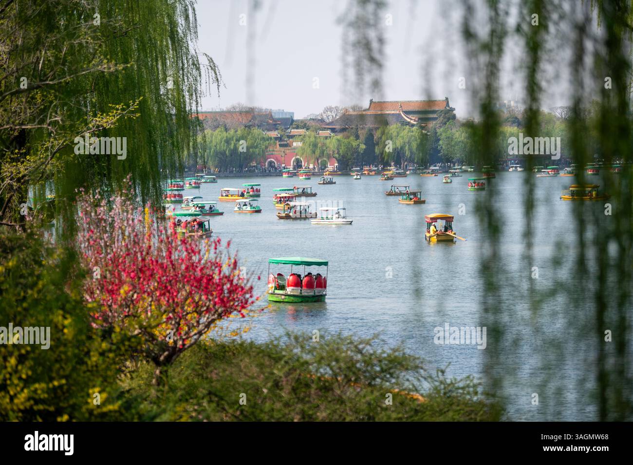 Spring scenery of Beihai Park attracts tourists in Beijing, China, 6 ...