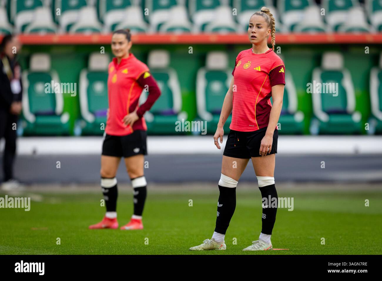 Wolfsburg, Germany. 08th Apr, 2025. Giulia Gwinn of Germany is warming ...