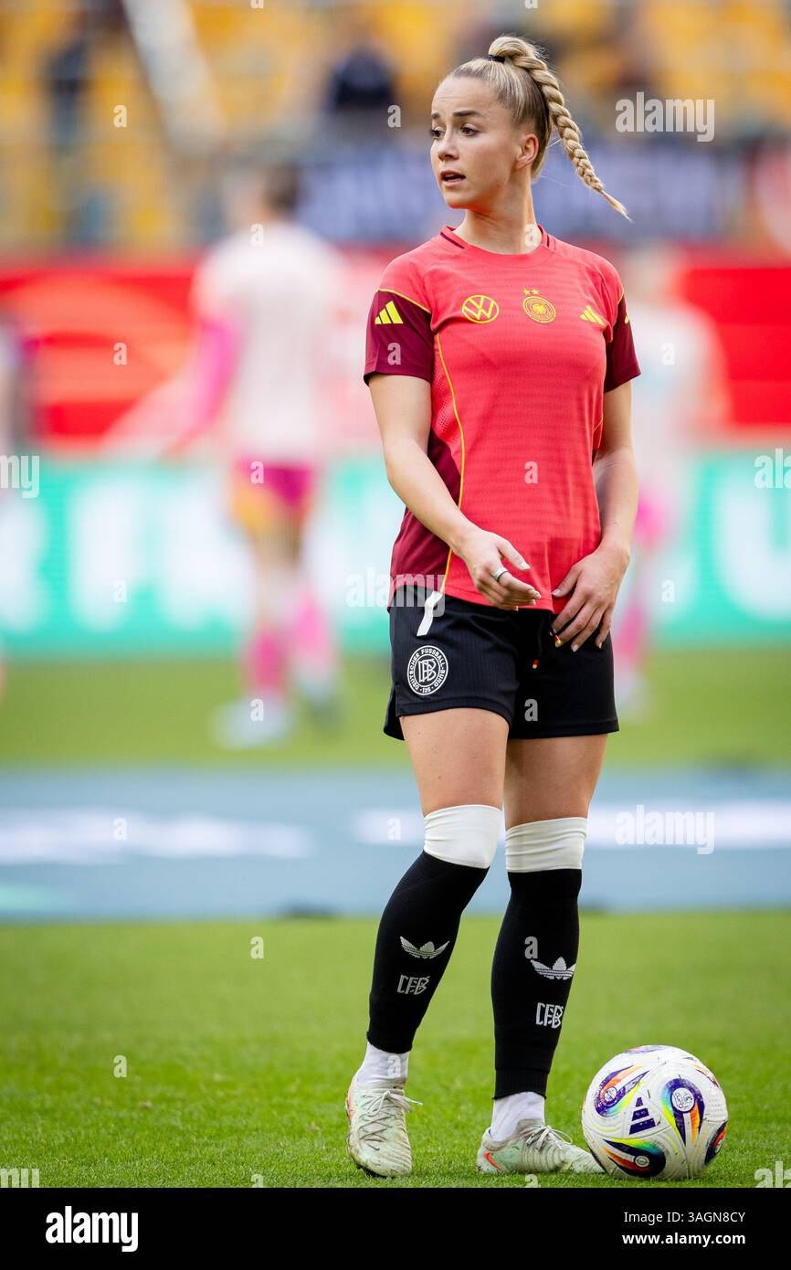 Wolfsburg, Germany. 08th Apr, 2025. Giulia Gwinn (7) of Germany is ...