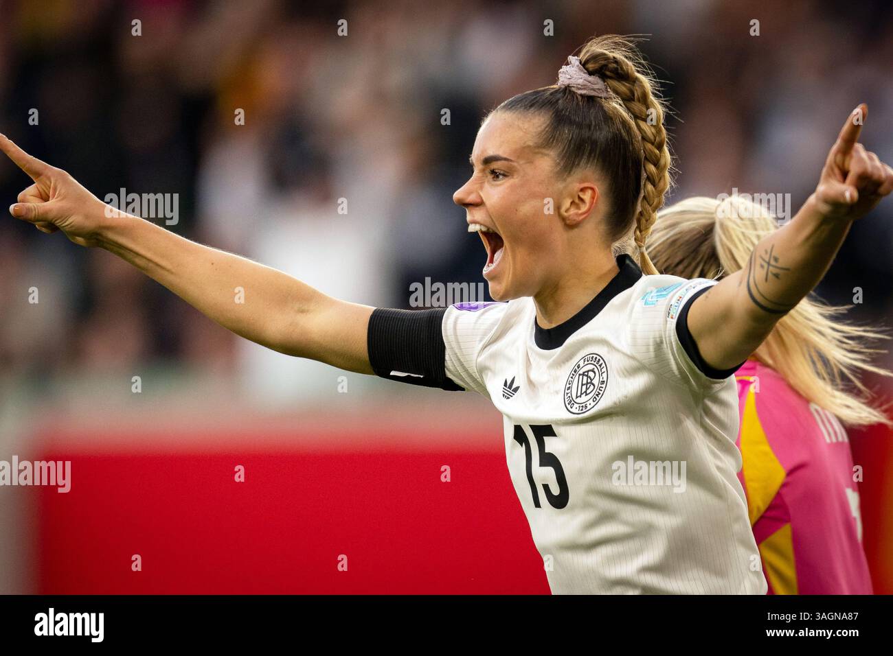 Wolfsburg, Germany. 08th, April 2025. Selina Cerci (15) of Germany seen ...