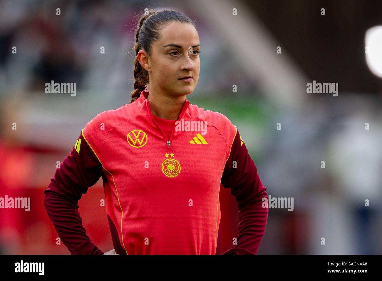 Wolfsburg, Germany. 08th Apr, 2025. Sara Däbritz of Germany is warming ...