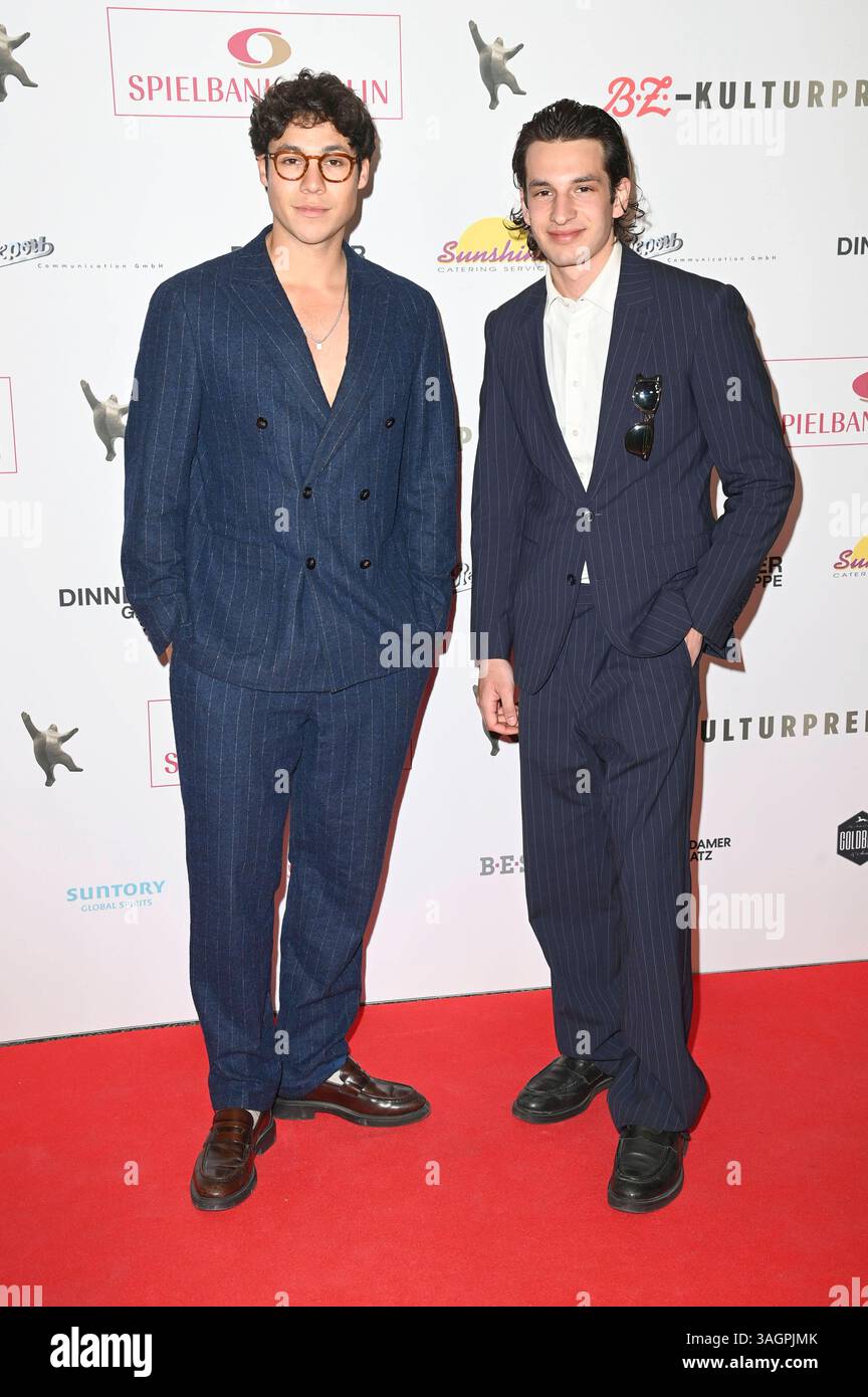 Leon Klein und Noah Levi Korth bei der Verleihung des 31. B.Z. Kulturpreises 2025 im Theater am ...