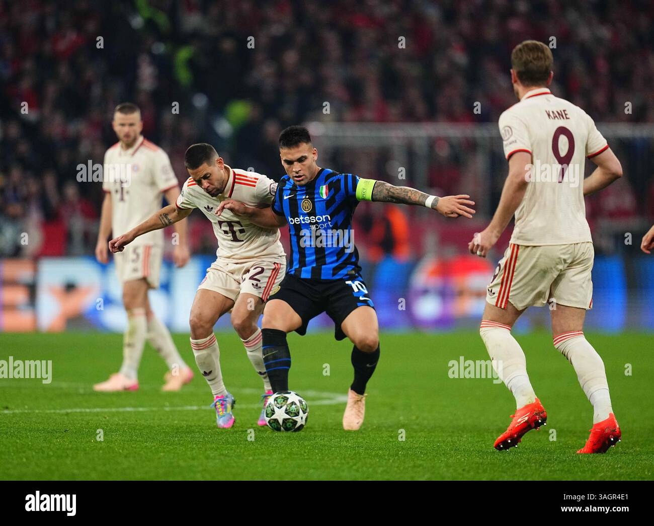 Munich, Germany. 08th Apr, 2025. April 08 2025: Lautaro MartÃ-nez of ...