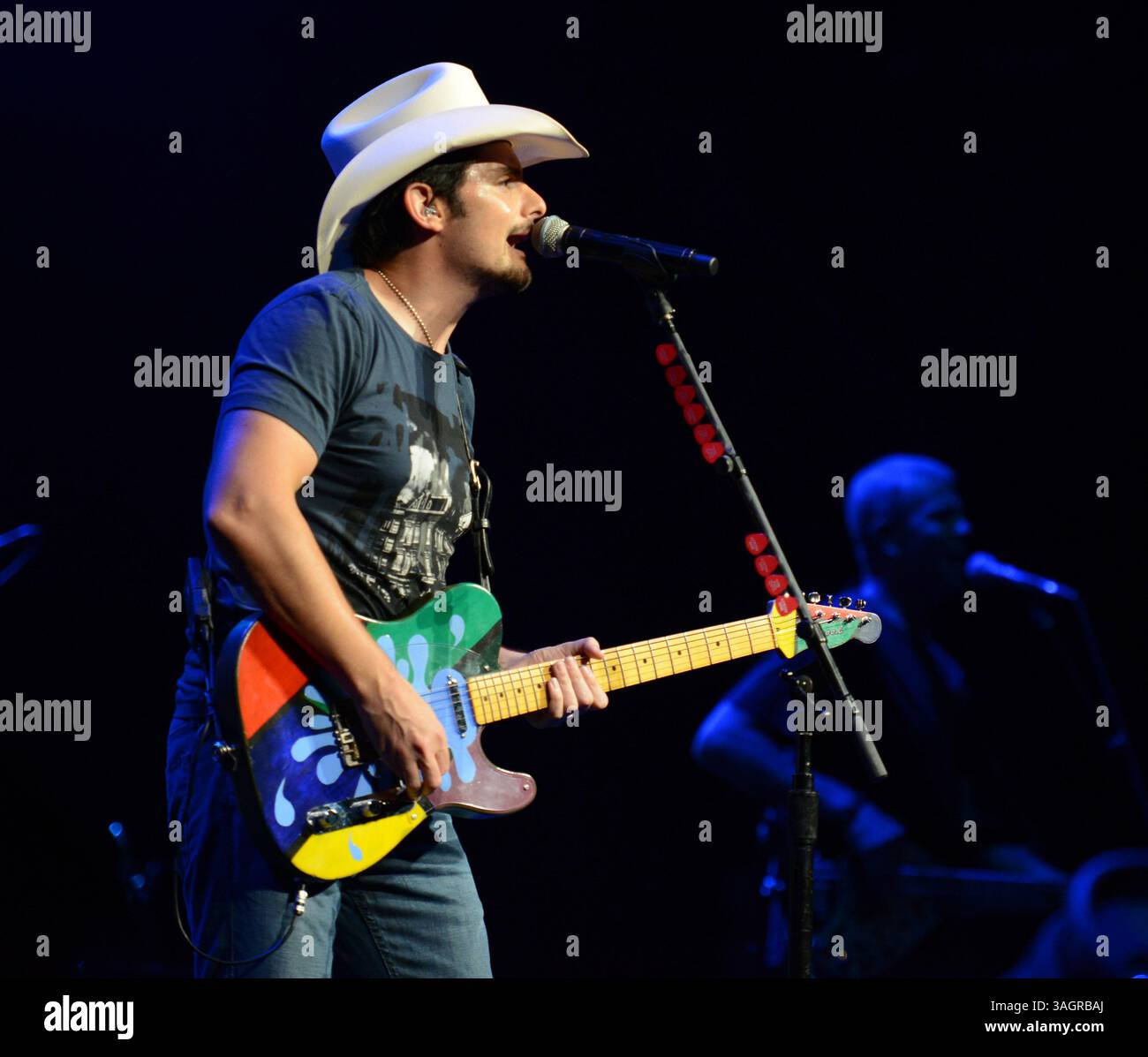 Sep. 28, 2012 - Tampa, Florida, U.S. - Country singer BRAD PAISLEY ...