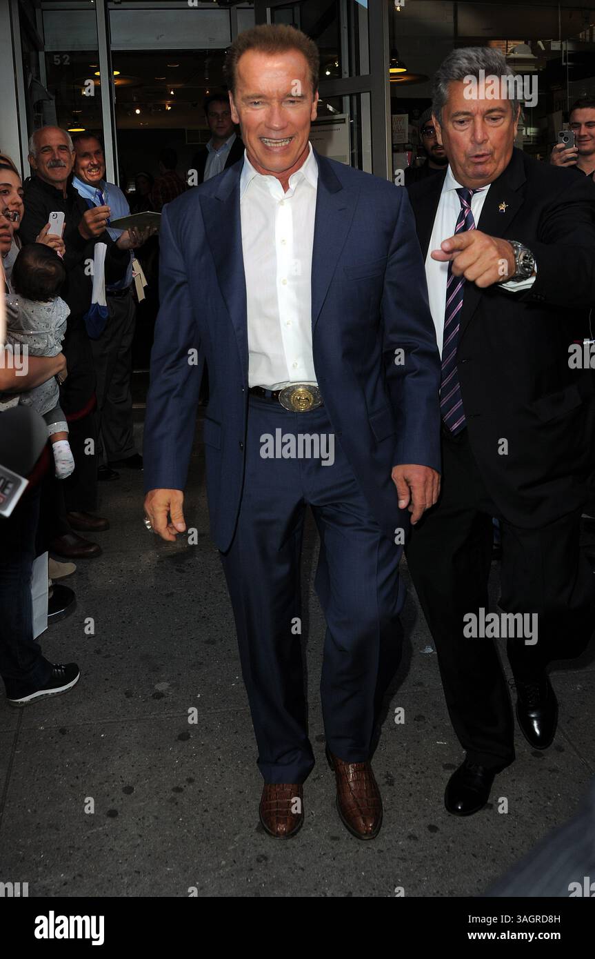 Oct. 1, 2012 - New York, New York, U.S. - ARNOLD SCHWARZENEGGER arrives ...