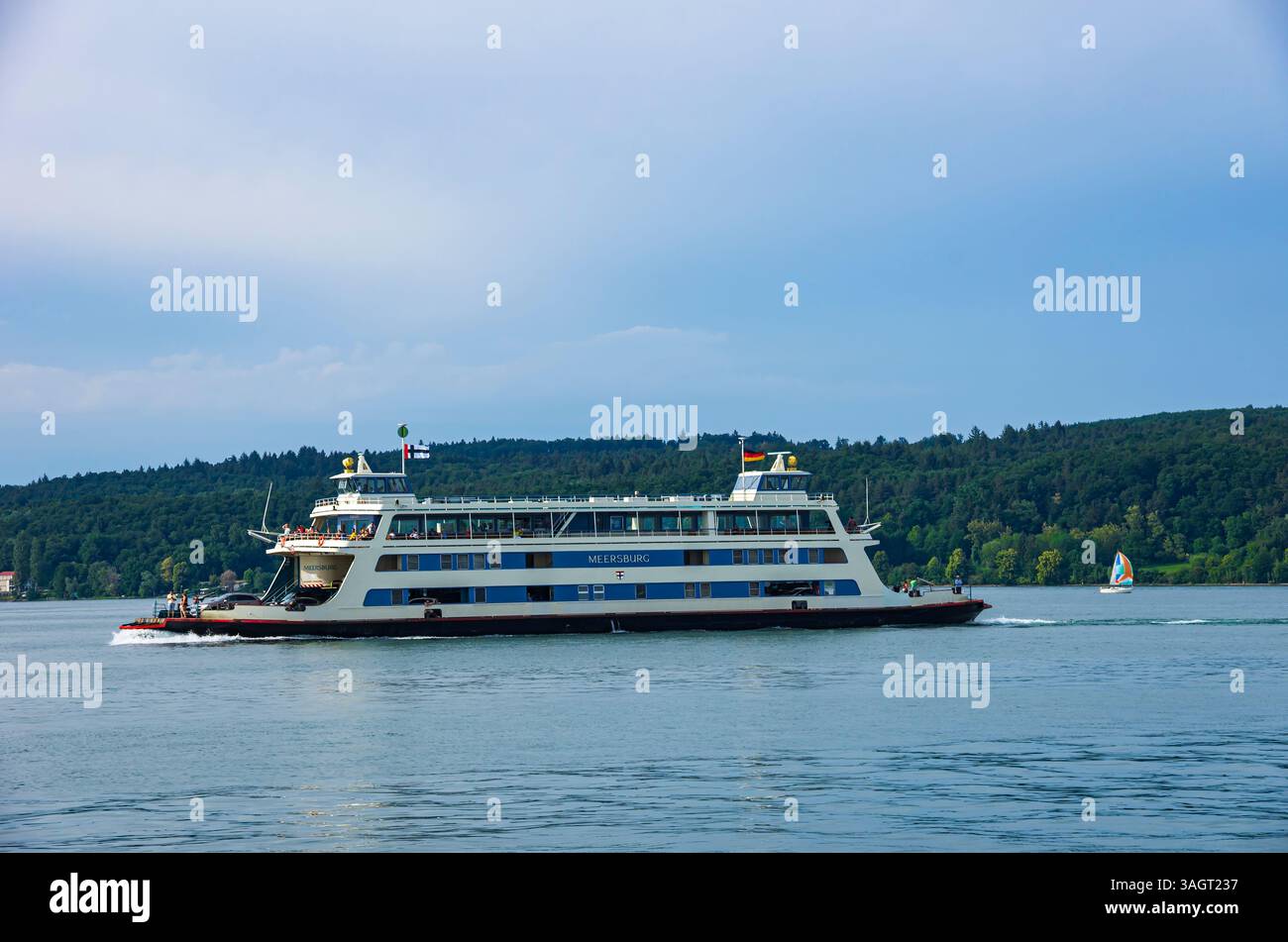 The car ferry MEERSBURG navigates on Lake Constance between Constance ...