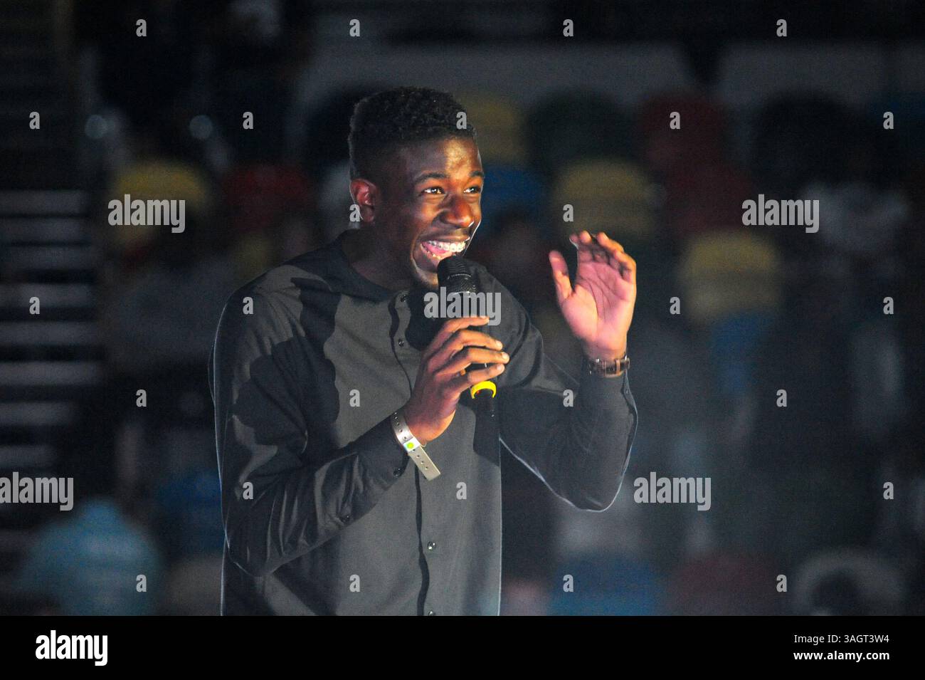 Jermain Jackman performs at Midnight Madness basketball final at the ...