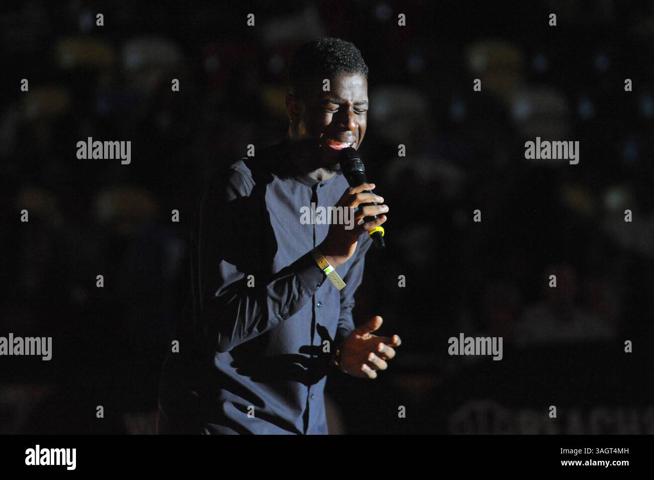 Jermain Jackman performs at Midnight Madness basketball final at the ...