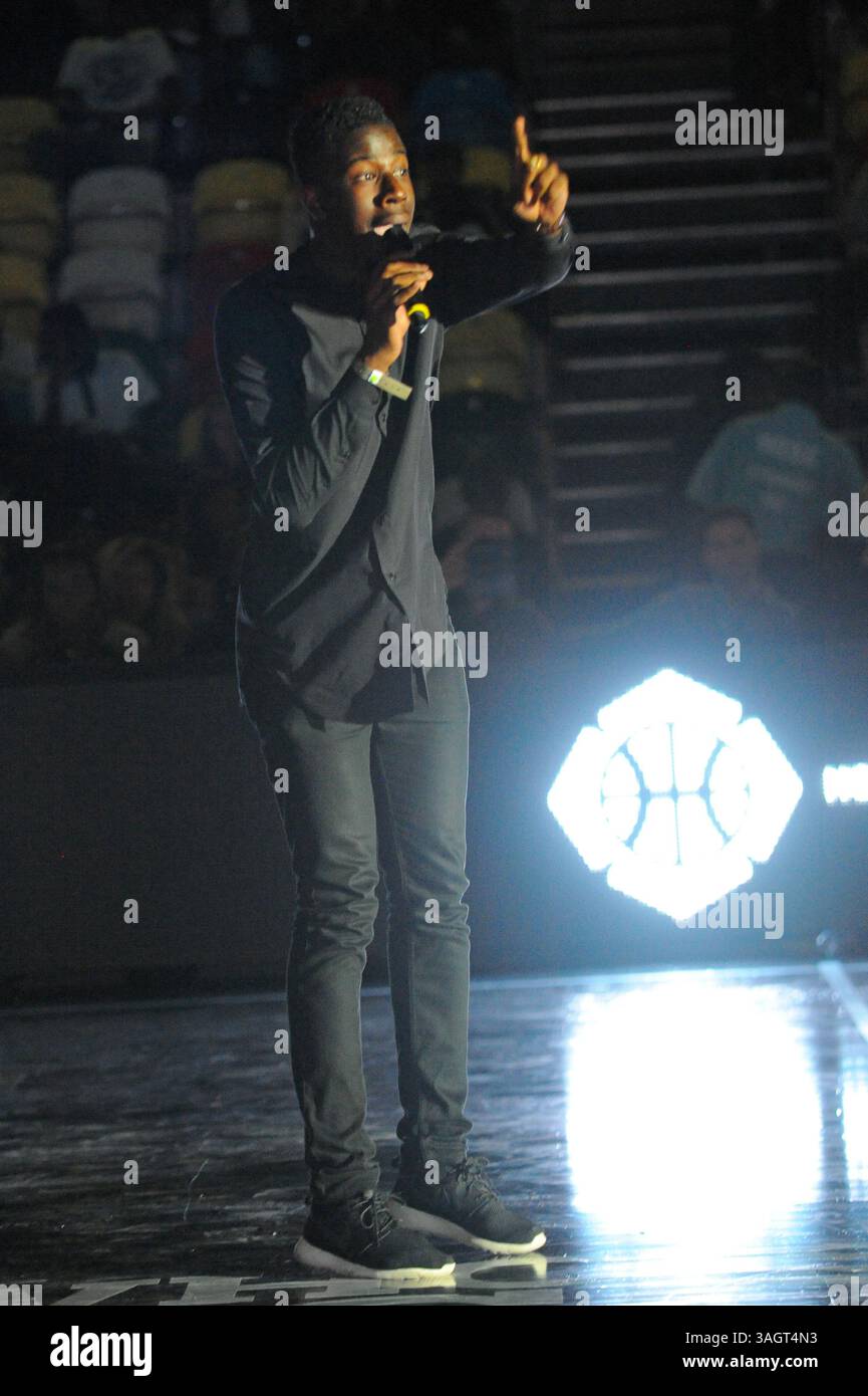 Jermain Jackman performs at Midnight Madness basketball final at the ...