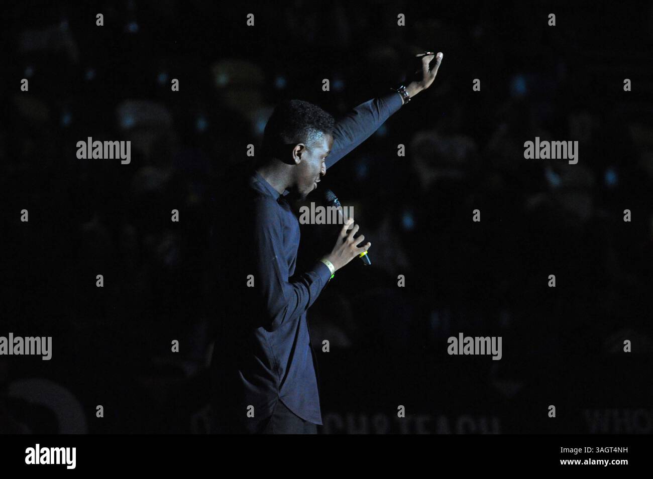 Jermain Jackman performs at Midnight Madness basketball final at the ...