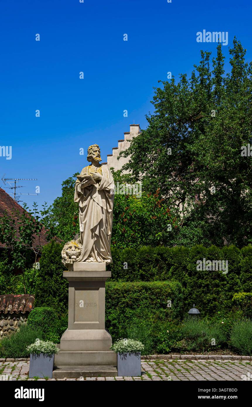 Statue Sankt Markus, Insel Reichenau, Baden-Württemberg, Deutschland Statue Sankt Markus vor dem ...
