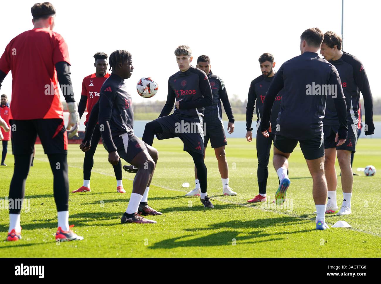 Manchester United's Alejandro Garnacho (centre) during a training ...