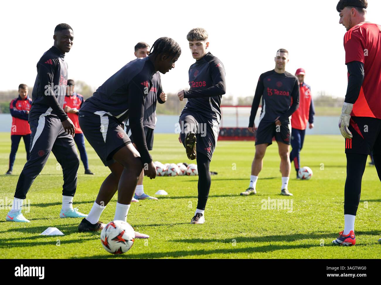 Manchester United's Alejandro Garnacho (centre) during a training ...