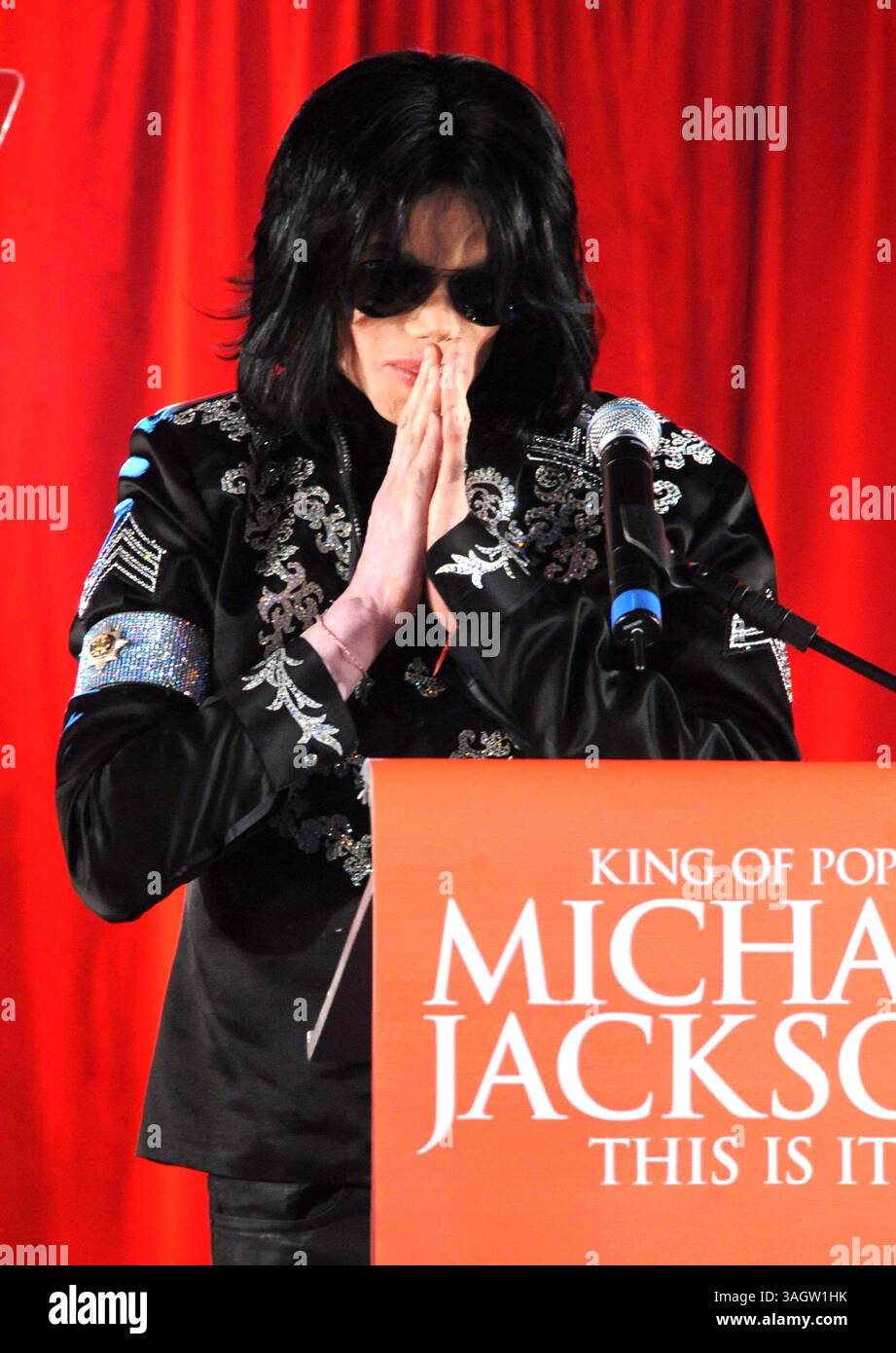 Michael jackson 2008 london hi-res stock photography and images - Alamy