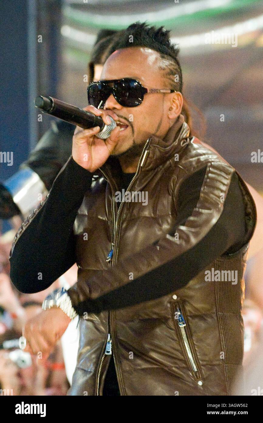 Black eyed peas on stage hi-res stock photography and images - Alamy