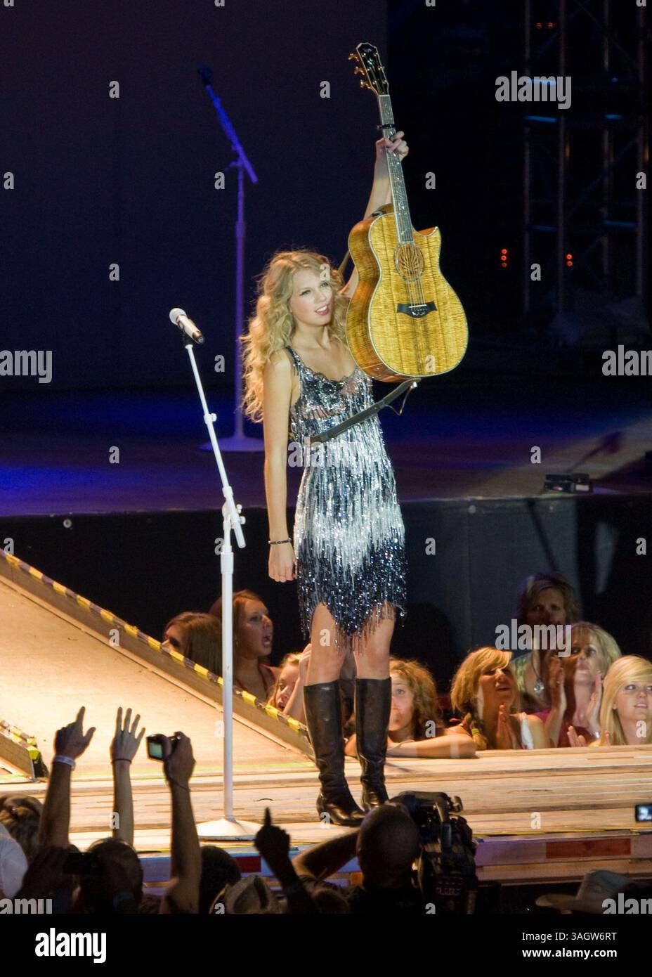Jul 23, 2009 - Cheyenne, Wyoming, USA - Singer/guitarist TAYLOR SWIFT ...