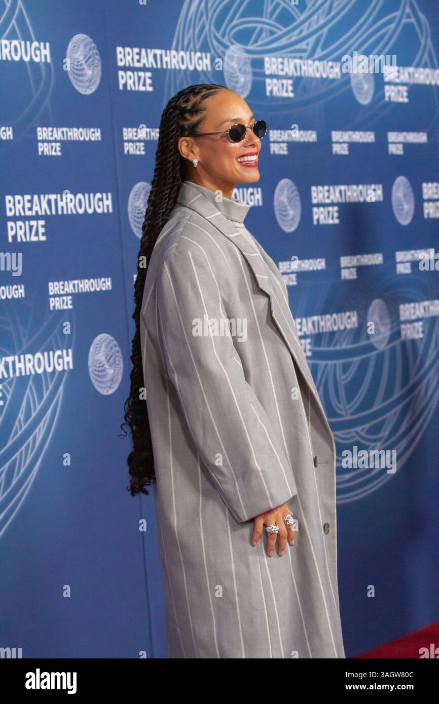 Alicia Keys attends the 11th Annual Breakthrough Prize honoring ...