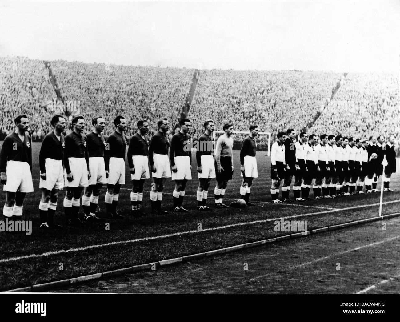 Germany world cup 1954 Black and White Stock Photos & Images - Alamy