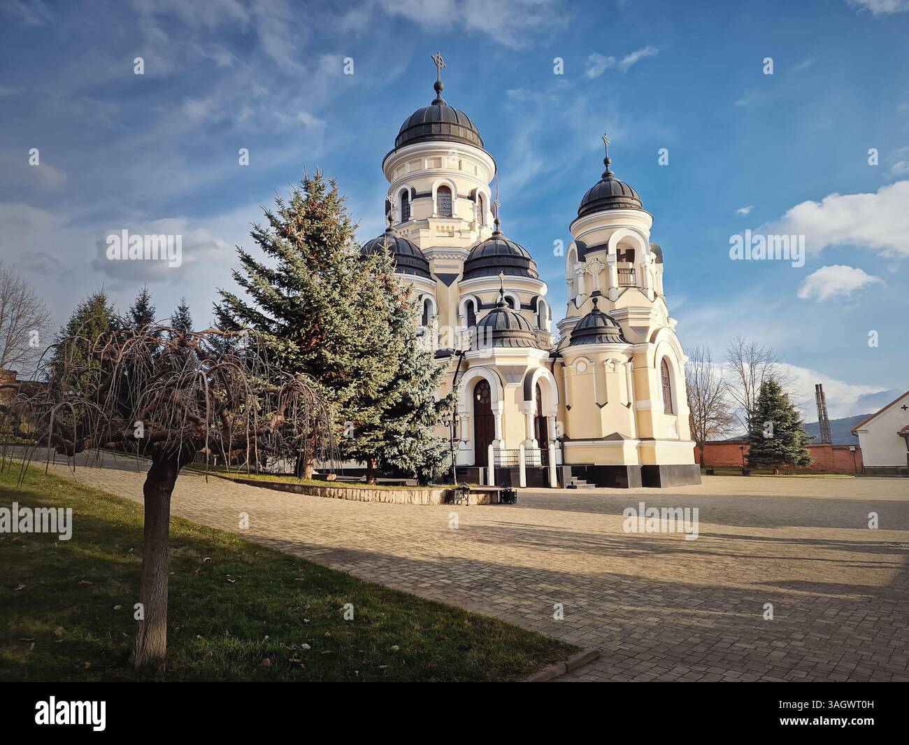 Dome cross temple convent smartphone stock photos and images - Alamy