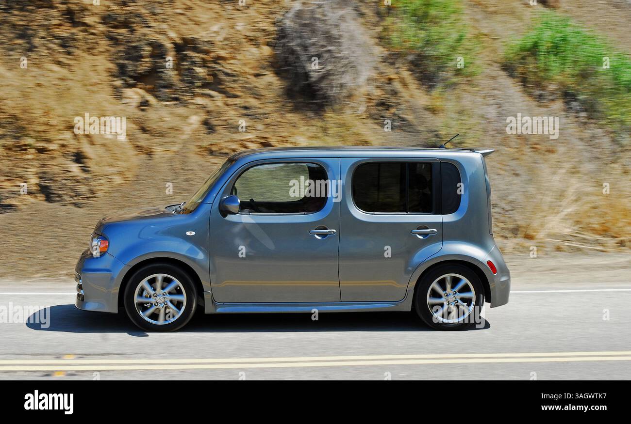 Jul 07, 2009 - Los Angeles, California, USA - Nissan Cube is ready to ...