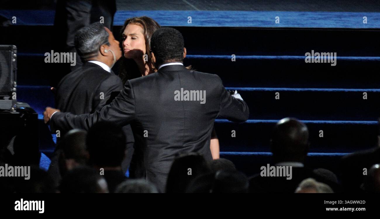 Jul 07, 2009 - Los Angeles, California, USA - BROOKE SHIELDS hugs ...