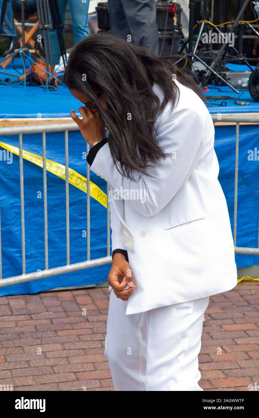 Dancing like michael jackson on hi-res stock photography and images - Alamy