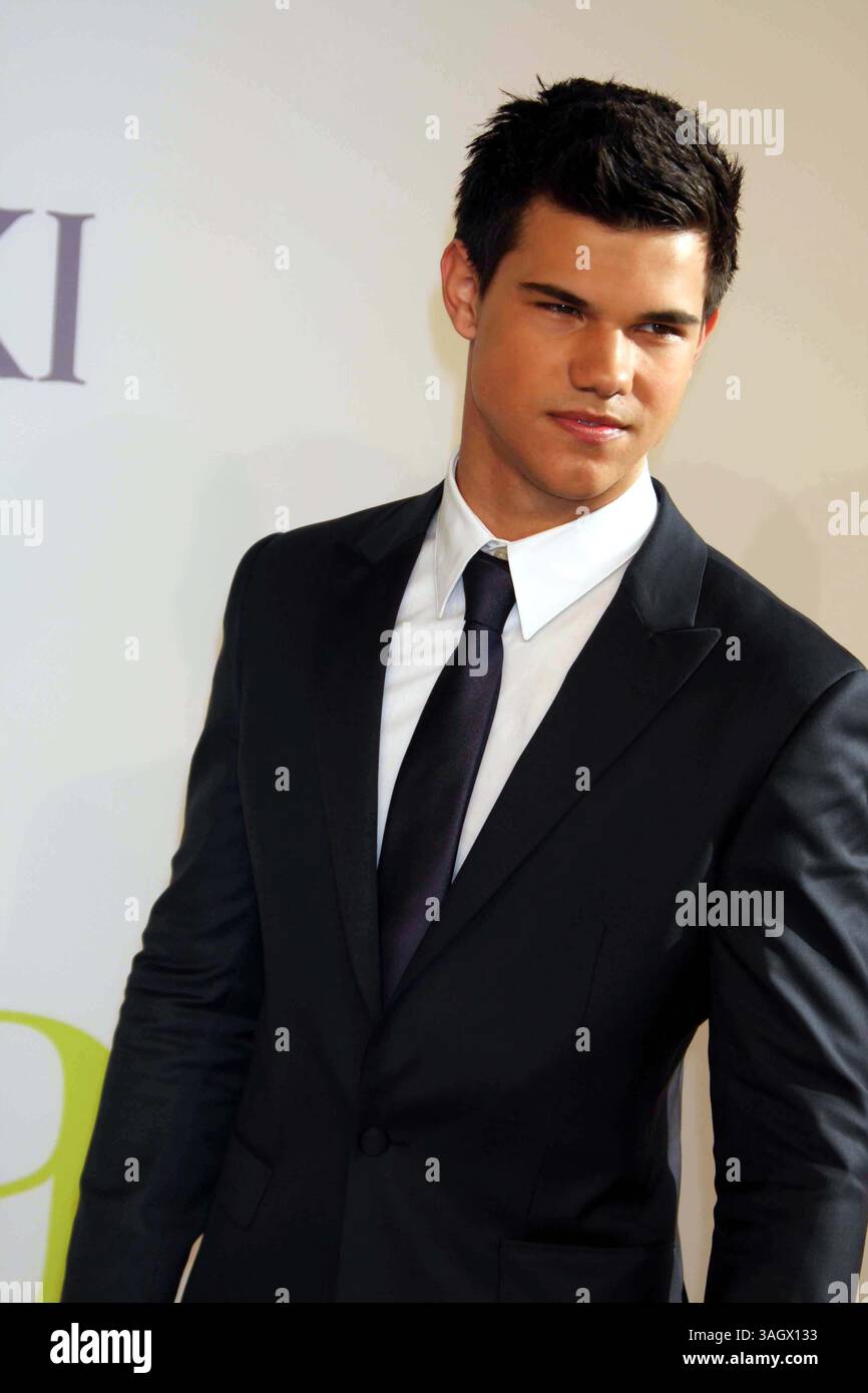 TAYLOR LAUTNER.at CFDA Fashion Awards at Alice Tully Hall.at Lincoln ...